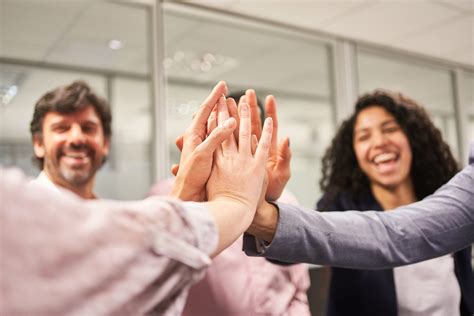 10 Tips For Building A Strong Feedback Culture In Your Company