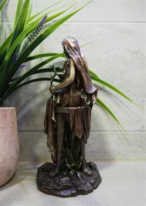 Pythia The High Priestess Of The Temple Of Apollo At Delphi Etsy