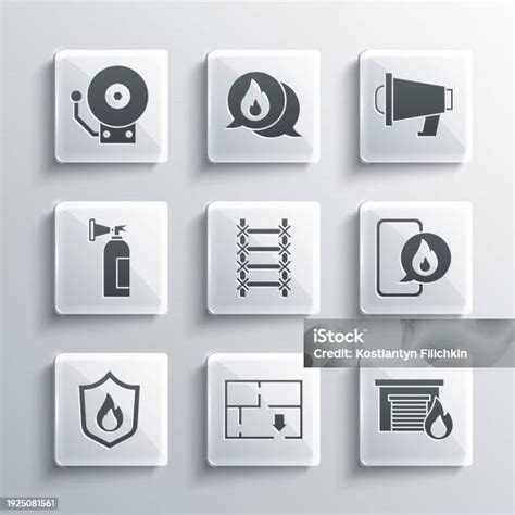 대피 계획 설정 불타는 차고의 화재 긴급 전화 911 전화 탈출 보호 방패 소화기 울리는 알람 벨 및 확성기 아이콘 벡터 건축하기에 대한 스톡 벡터 아트 및 기타 이미지