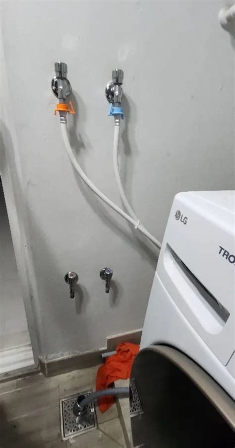 오늘 세탁기설치하면서 수전이 물이새서 겨체가 너무 급했는데 ~~빨리 와주시고 냉온수 수도꼭지가 반대로 되어있는 것도 수정해 주셔서 감사합니다 너무 친절하셨어요 숨고