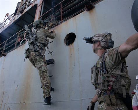 dvids images u s navy special operators practice vbss exercises with hellenic navy [image 7