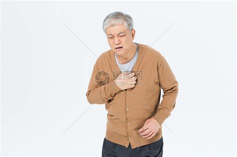 老年男性胸口疼形象高清图片下载 正版图片500996978 摄图网