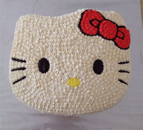 Hello Kitty Cake With Piped Buttercream
