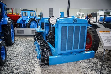 Первый в СССР гусеничный пропашной трактор КД-35 | www.carakoom.com