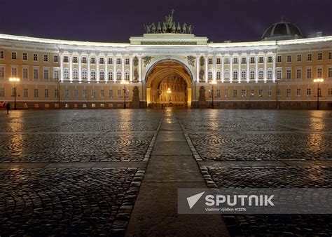 Square Arch View Sputnik Mediabank