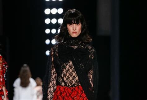 Desainer Ini Tampilkan Koleksi Bertema Sex Appeal Tidak Vulgar Tapi