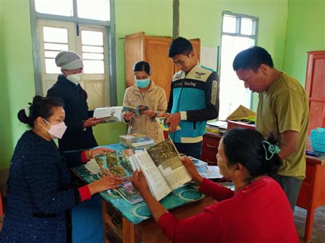 မိုင်းနောင်မြို့ ပြန် ဆက် ၀န်ထမ်းများ Mobile Library စနစ်ဖြင့် စာအုပ်၊ စာစောင် ငှားရမ်း‌ခြင်းမ