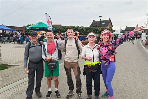 Sanne Wandelt Lange Afstanden Met Hermy Heymann Wandel