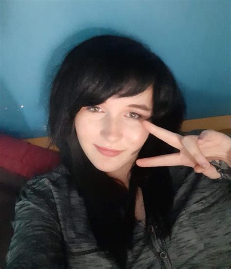 Do I Have The Parting Right For Cutting A Side Swept Fringe R Femalehairadvice