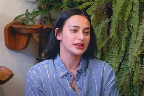 Foto Nora Alexandra Mengaku Ditipu Tukang Bangunan Saat Renovasi Rumah