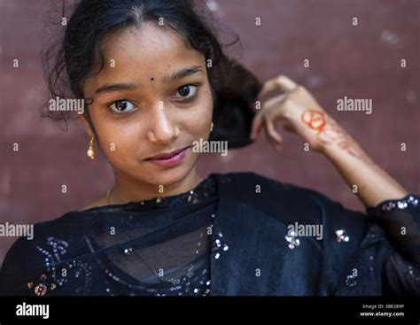 Portrait Of An Hindu Girl In Kantajew Hindu Temple Rangpur Division