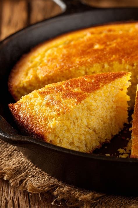 Iron Skillet Cornbread The Only Recipe Youll Ever Need Nummy Recipes