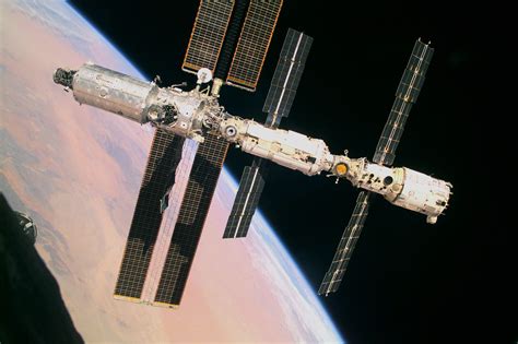The ISS In An Early Configuration Over Africa February X R Spaceflightporn