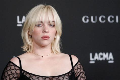 Billie Eilish cảnh báo không để giới trẻ xem phim sex quá sớm