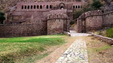 पढ़िए भूतों के भानगढ़ की कहानी जहां जाने से पहले हर कोई तीन बार