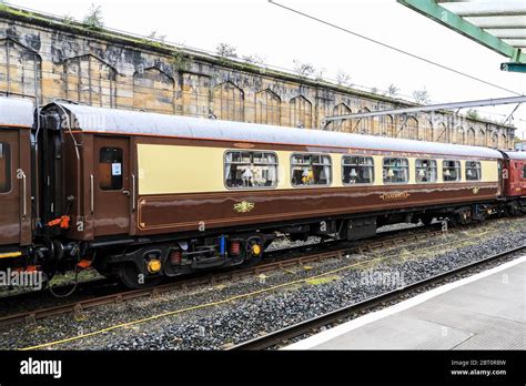 Pullman Coach Side View Green