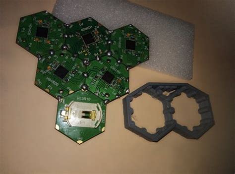 Hexabitz Glowing Necklace