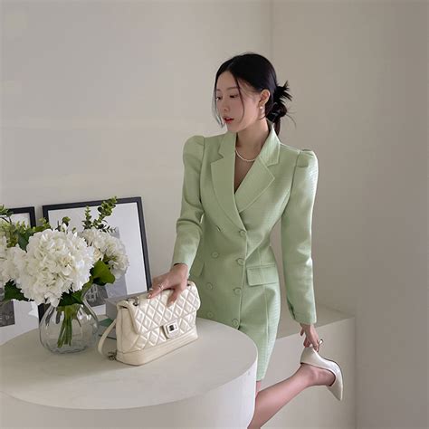 Dabagirl 🌼🌼🌼 모던하고 페미닌한 무드의 트위드 원피스 데이트룩은 물론 모임룩 하객룩으로 Facebook