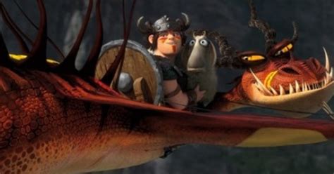 드래곤길들이기2 오프닝 영상 속 환상의 짝꿍 히컵 투슬리스