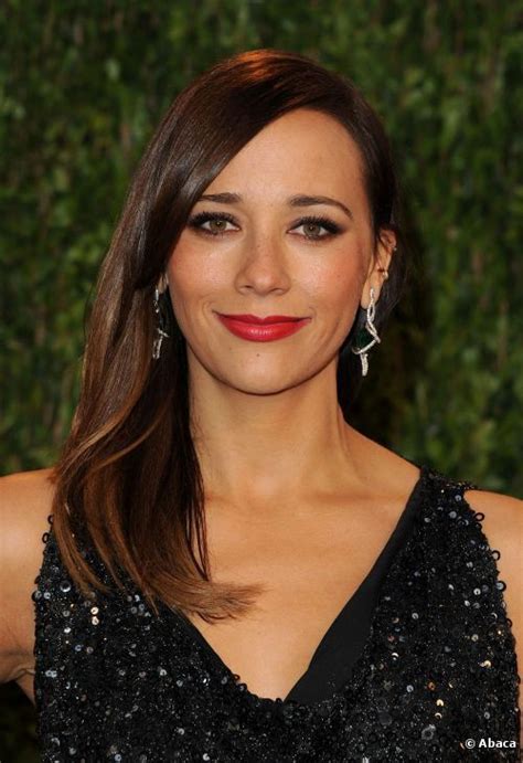 Rashida Jones People In Their 40s Dressing For Your Skin Tone Race