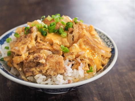 油揚げの卵とじ丼 奥薗壽子のなべかまぺえじ