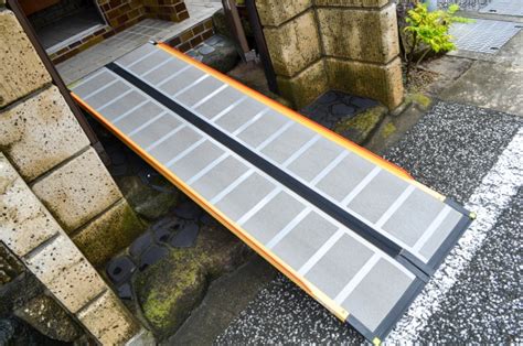 車椅子で上り下りできるスロープの勾配 バリアフリーの基準値は？ アートワークホーム