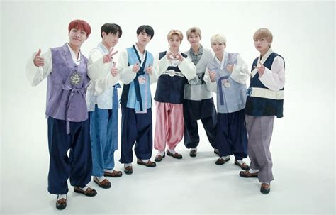 Bts 防彈少年團韓服照公開，2018年目標：演唱會、新曲、健康！ Kpopn