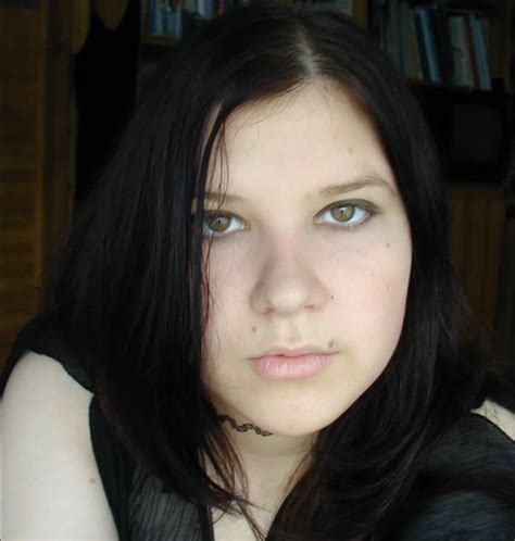 Pics Dark Haired German Girl Scrolller