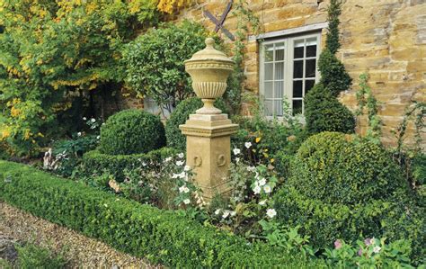 The Finial Urn On Neo Classical Plinth Heritage Handmade Garden