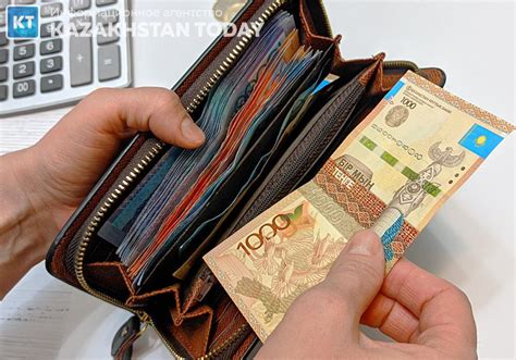 Зарплату на 41 млн тенге задолжали учителям в Астане