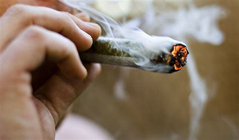 Een Jointje Roken Op Straat Mag Dat In Nijkerk Eigenlijk