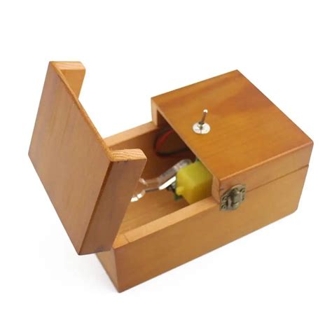 완전 조립 된 기계 상자 진짜 나무 상자 쓸모 없는 상자 나를 홀로 남겨주세요 긱 선물 또는 책상 장난감