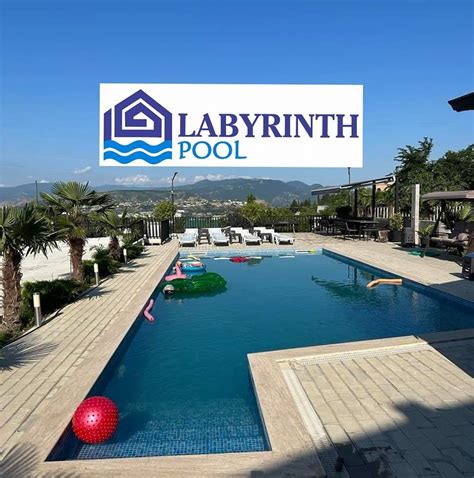 Labyrinth Pool აუზი ლაბირინთი