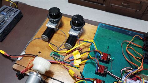 Stm32 And Nrf24l01 Wireless Control Bench Test Youtube