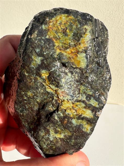 Australian Rough Serpentine Serpentinite Lizardite Chunk 400 Grams
