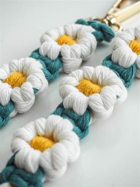 Daisy Macrame Keychain Tutorial Artofit