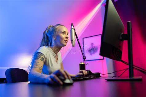 Sexy Girl Gamers