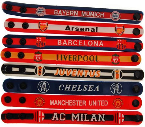 Гумена гривна с имена и емблеми на футболни отбори подаръци Podobro CoМ сувенири подаръци склад