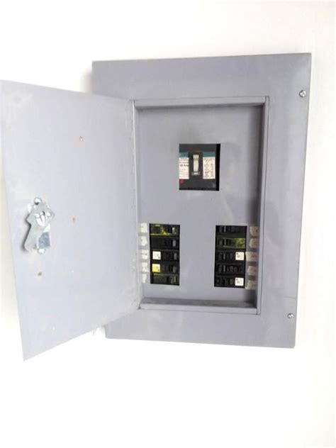 Panelboard 3 Phase 1 Pole With 7 Circuit Breakers Furniture And Home