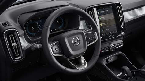 New Volvo Ex40 185kw Extended Range Plus 78kwh 5dr Auto Cloud Blue £54305 01 Lloyd Motor Group