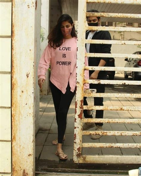 Rhea Chakraborty Returns To Normal Life Check Out Her Pics With Rajiv Lakshman News18