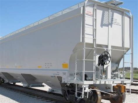 Covered Hoppers Freightcar America