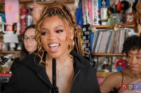 Chloe Sings ‘surprise ‘body Do And More ‘in Pieces Standouts For Tiny Desk Concert Watch