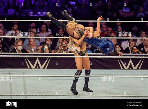 Tampa Florida Usa 26th Dec 2021 Sasha Banks Vs Charlotte Flair During Wwe Fight At Amalie