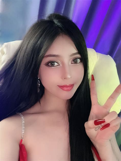 Discover Trending Posts By Top Webcam Models Iporntv