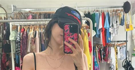 손나은 허리 19인치 핏은 다르네…초밀착 원피스도 군살 제로 [md★스타]