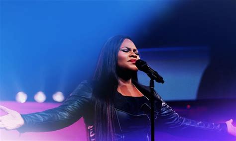 Tasha Cobbs Leonard Fill Me Up Black Women Magazine Le Magazine