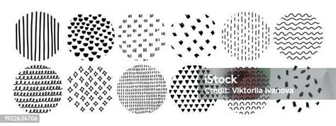 손으로 그린 다양한 패턴이 있는 원 텍스처 크로스해칭 도트 선 점묘 텍스처 흰색 배경에 검은색 낙서 텍스처입니다 벡터 일러스트 레이 션 가리키기에 대한 스톡 벡터 아트 및