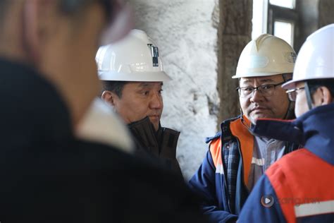 УУХҮ ийн сайд Дарханы төмөрлөгийн үйлдвэрийн үйл ажиллагаатай танилцлаа