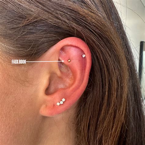 Rook Piercing Guide Placement Pain Healing And Jewellery Tips Covetear